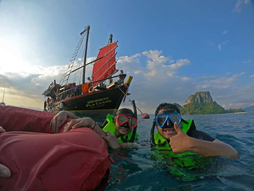 Krabi: 4-Island Sunset Snorkeling Tour & Bioluminescent Swim - Group Size & Atmosphere