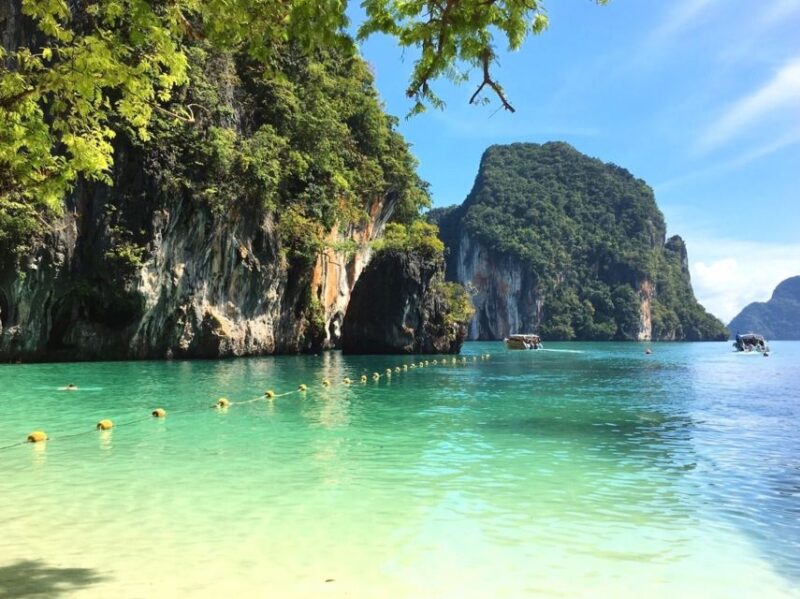Krabi: Hong Islands Day Trip by Speedboat with Lunch - First Stop: Hong Island