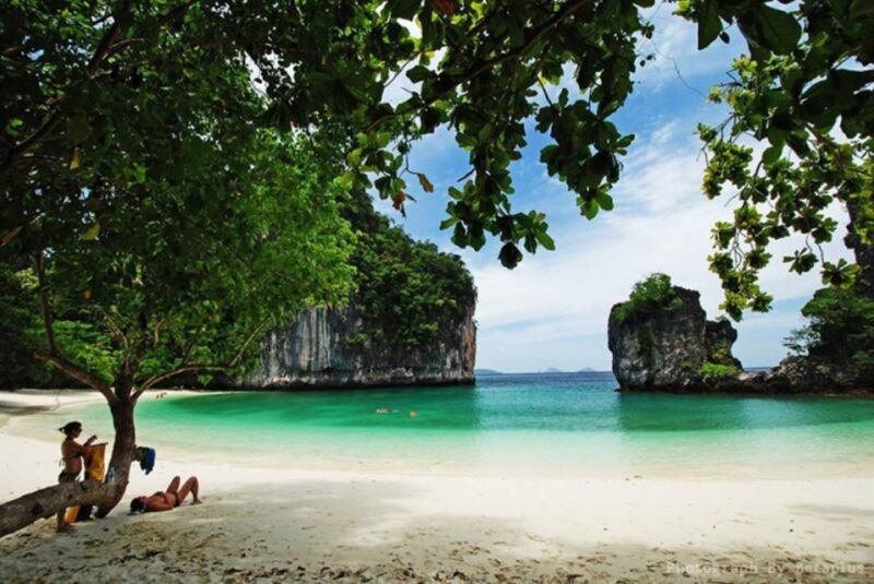 Krabi: Hong Islands Day Trip by Speedboat with Lunch - Who Would Love This Experience?