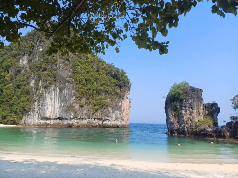 Krabi: Hong Islands - Join tour by Longtail boat - Lunch at Hong Island