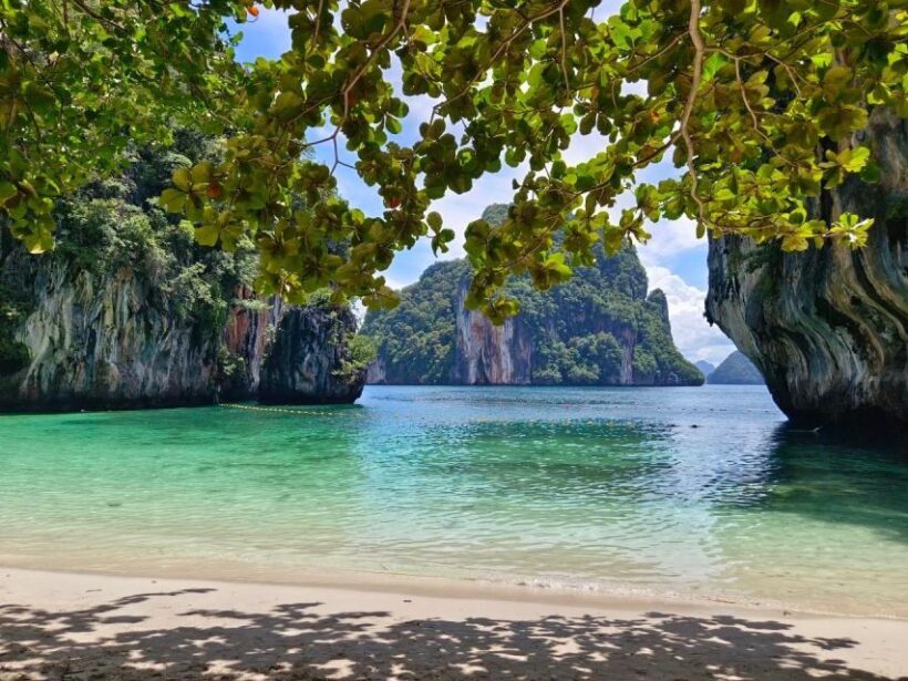 Krabi: Hong Islands Luxury Cruise on Vintage Wooden Boat - Key Points