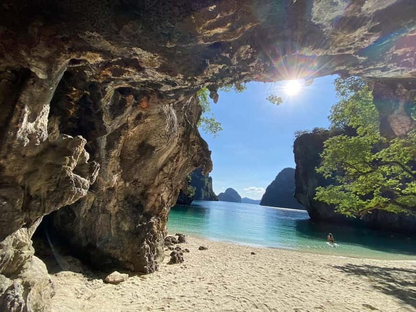 Krabi: Private Luxury Boat to Hong Islands Sunrise & Picnic - Key Points