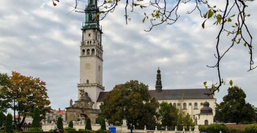 Krakow 1-Day Private Tour to Jasna Gora & Czestochowa - Analyzing the Value