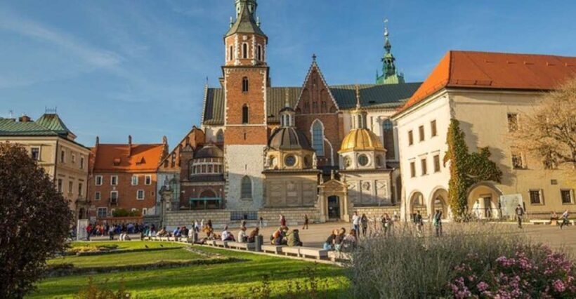Kraków: 3-Day Wawel Castle, Wieliczka, and Auschwitz Tour - Day Three: Auschwitz and Reflection