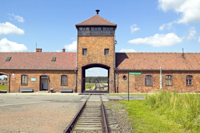 Krakow: Auschwitz-Birkenau and Salt Mine Guided Tour - The Itinerary Breakdown