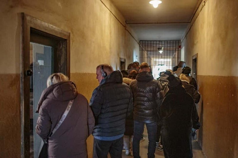 Krakow: Auschwitz-Birkenau Entry Ticket and Transfer - Return Journey and Final Drop-offs