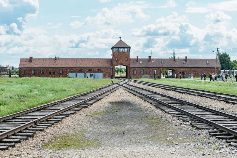 Krakow: Auschwitz-Birkenau Guided Tour with Pickup - What to Expect on this Auschwitz-Birkenau Guided Tour