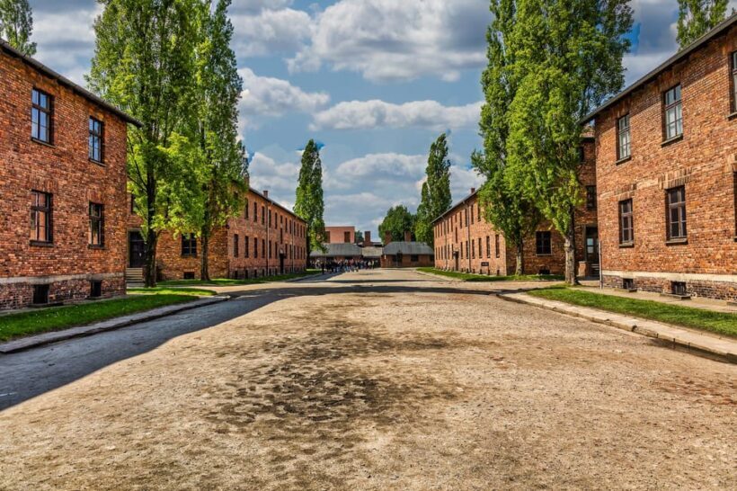 Krakow Auschwitz-Birkenau Memorial Guided Tour Meeting Point - An Honest Look at the Auschwitz-Birkenau Guided Tour