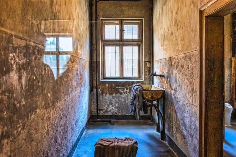 Krakow: Auschwitz-Birkenau Tour with Transport - Who Will Benefit Most from This Tour?