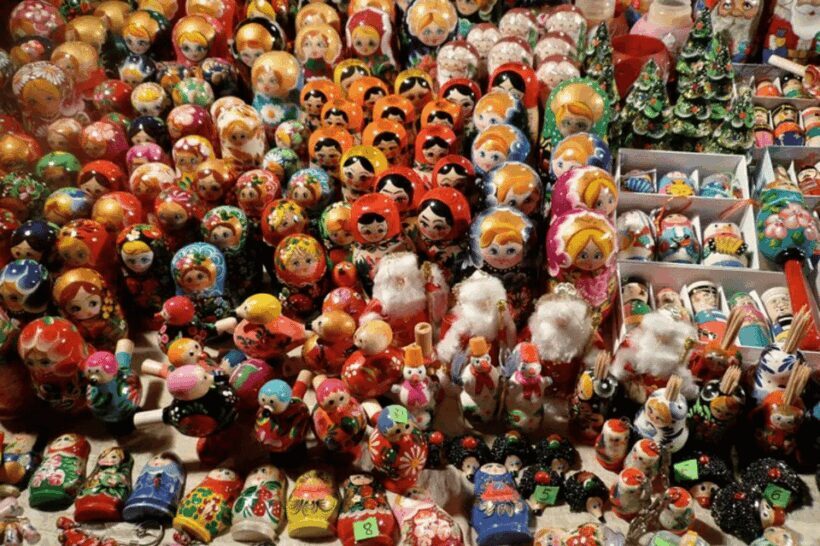 Krakow: Christmas Market and City Highlights Walking Tour - Key Points