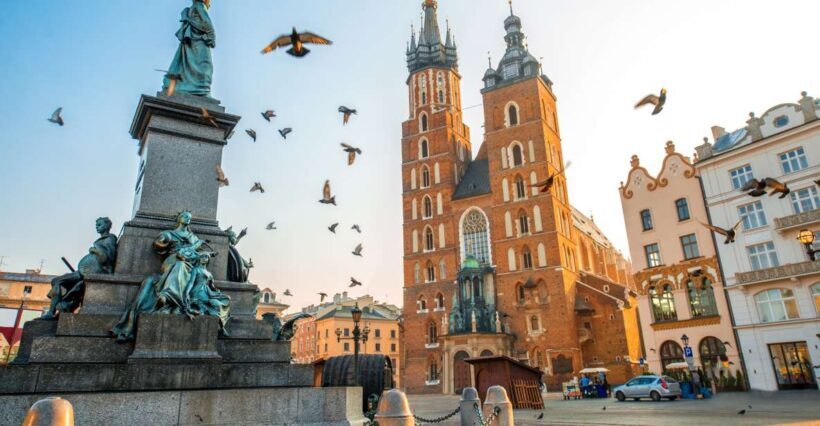 Krakow: City Walking Tours - Discovering the Old Town