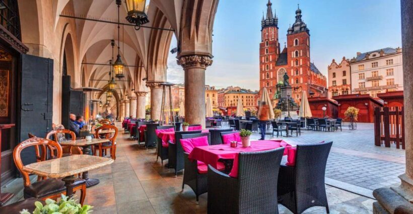 Krakow: E-Car City Tour - Key Points
