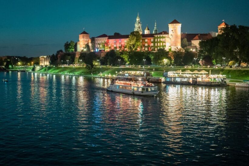 Krakow: Evening Cruise with a Glass of Wine - Who Should Consider This Tour?