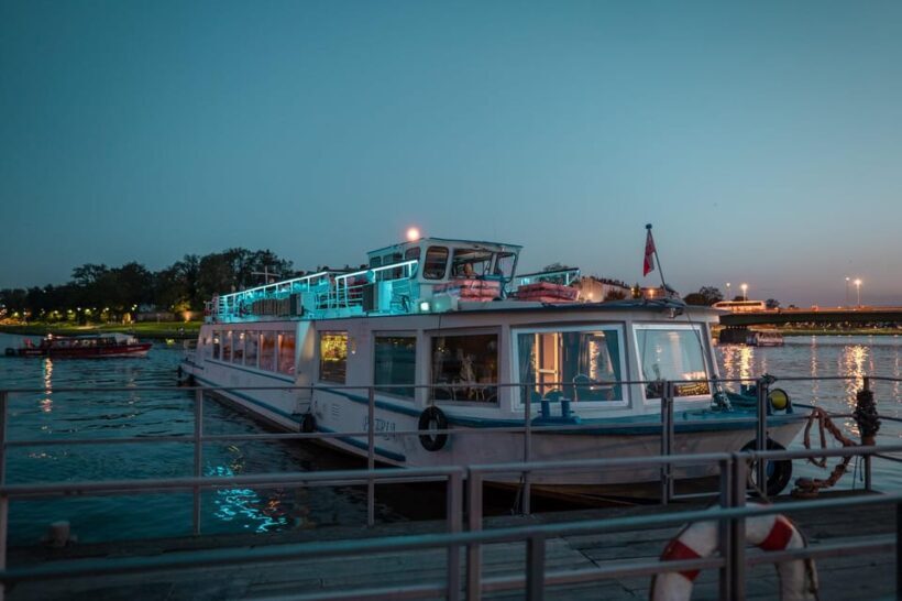 Kraków: Evening or Night River Cruise - A Practical Introduction to the Kraków Night Cruise