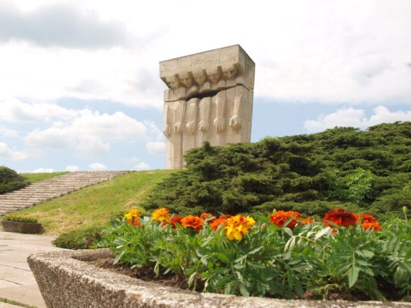 Krakow: Former Concentration Camp Plaszow Guided Tour - What to Expect During the Tour