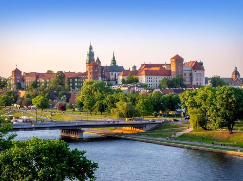 Krakow: Guided Tour of Wawel Hill and St. Mary's Basilica - Frequently Asked Questions