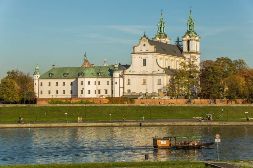 Krakow: Guided Wawel Tour, Lunch, and Vistula River Cruise - The Sum Up: Who Should Consider This Tour?