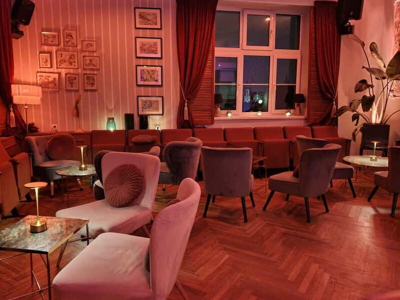 Krakow: Hidden Rooftop Bar Reservation with 1 Cocktail - Who Will Love This Experience?
