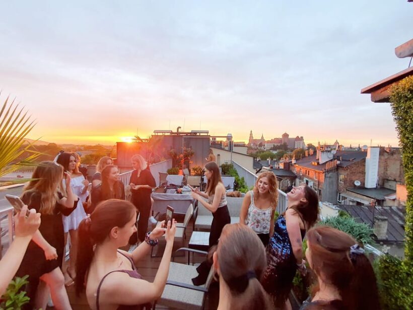 Krakow: Hidden Rooftop Bar Reservation with 1 Cocktail - FAQ