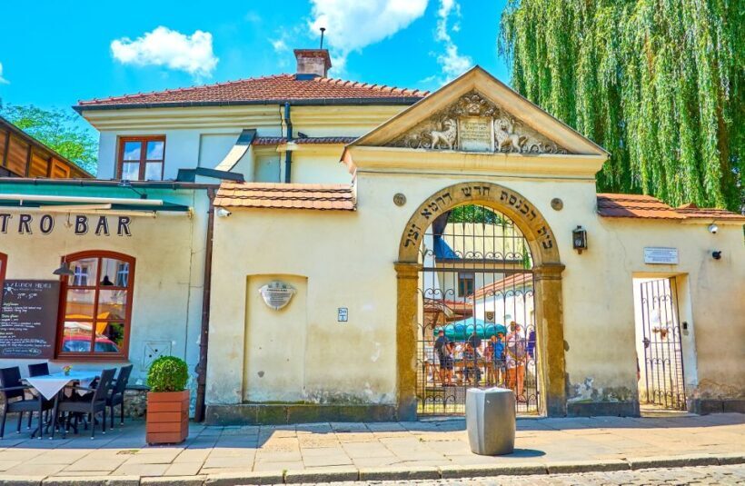 Kraków: Jewish Quarter, Auschwitz, And Salt Mine 3-Day Tour - Discovering Kraków: A Tour Designed for Authentic Engagement