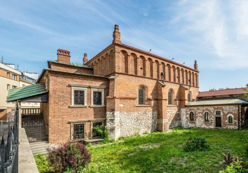 Krakow: Kazimierz Jewish Quarter Guided Walking Tour - Key Points