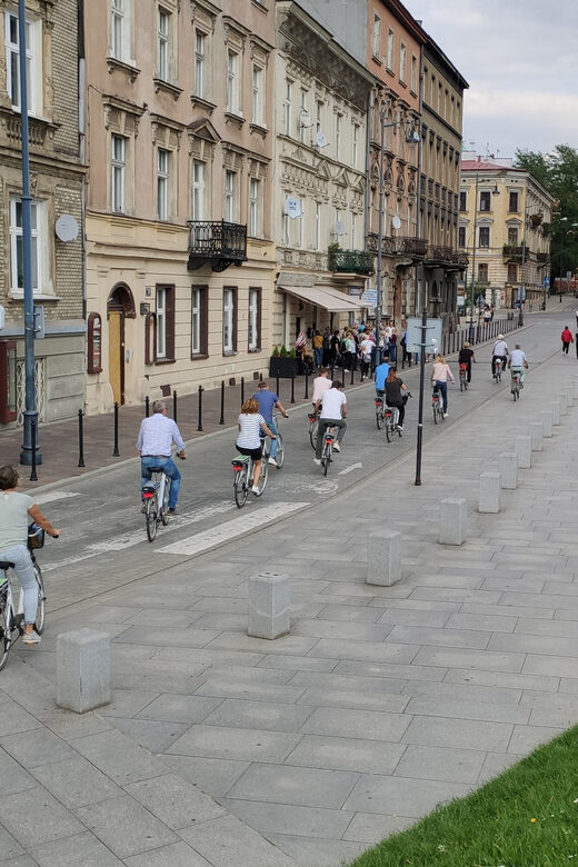 Krakow: Multilingual Tour On Electric Bikes - The Authentic Experience: What Sets It Apart
