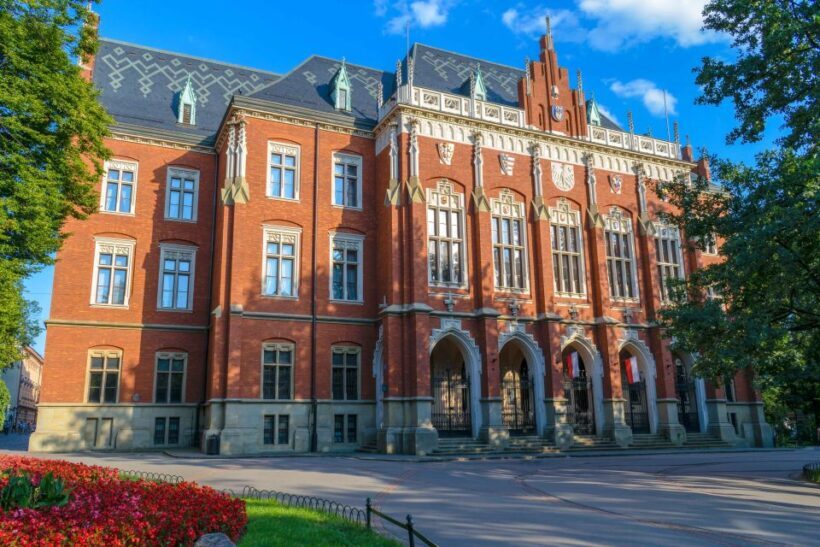 Krakow: Old Town Guided Walking Tour - FAQs