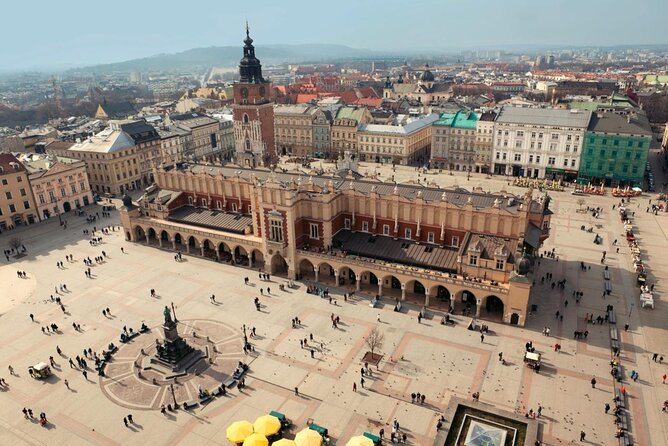 Krakow Old Town & Kazimierz Highlights Tour by Electric Car - A Closer Look at the Itinerary