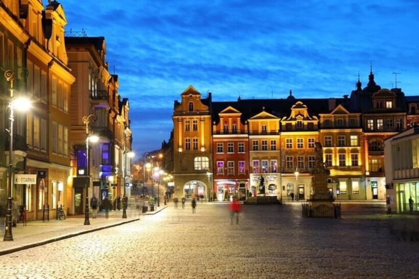 Krakow : Old Town Walking Tour With A guide - What to Expect on Your Krakow Old Town Walk