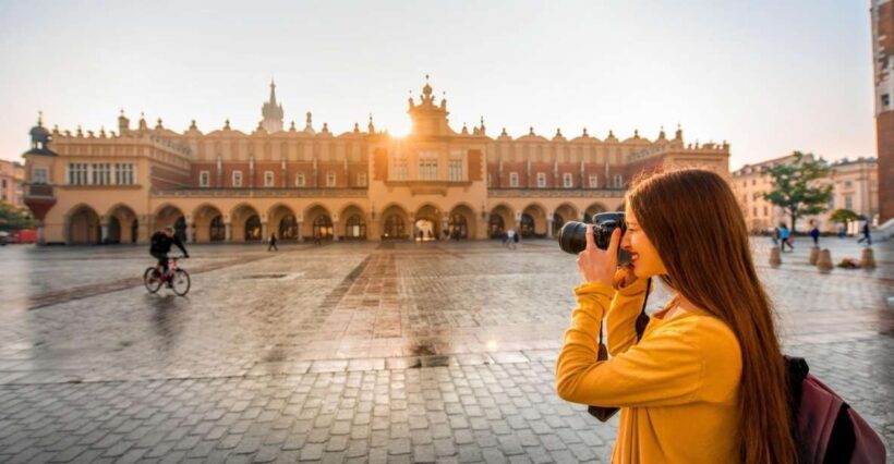 Krakow: Oskar Schindlers Factory Private 2 or 4-Hour Tour - Key Points