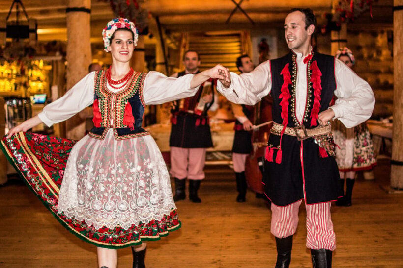 Krakow: Polish Folk Night with Dinner and Unlimited Drinks - FAQ