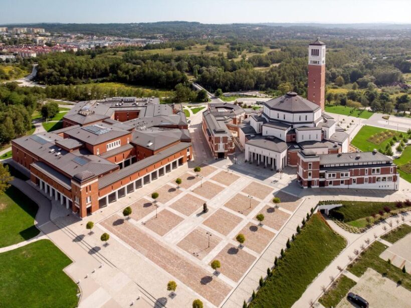 Krakow: Pope John Paul II Guided Tour with Home & Sanctuary - FAQs
