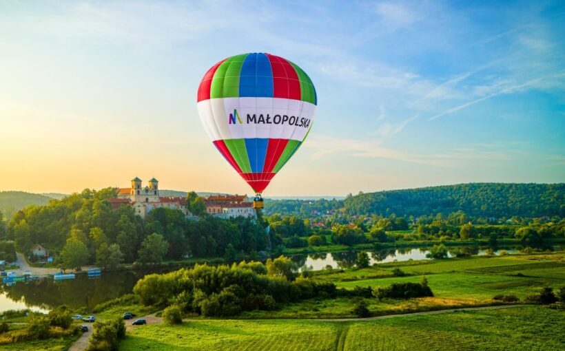 Kraków: Private Hot Air Balloon Flight with Champagne - Who Would Love This?
