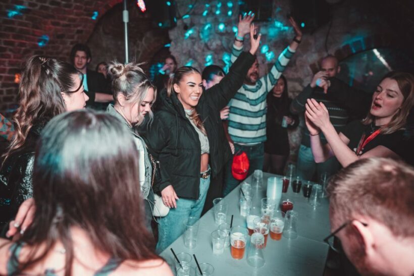 Krakow: Pub Crawl with 1 Hour of Unlimited Alcoholic Drinks - FAQs
