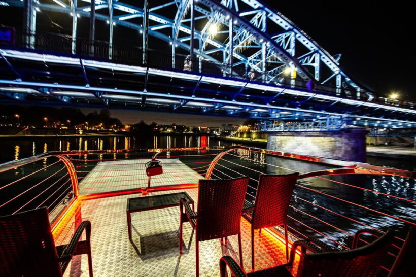 Krakow: Sightseeing Cruise on Vistula River with Audio Guide - Detailed Breakdown of the Route
