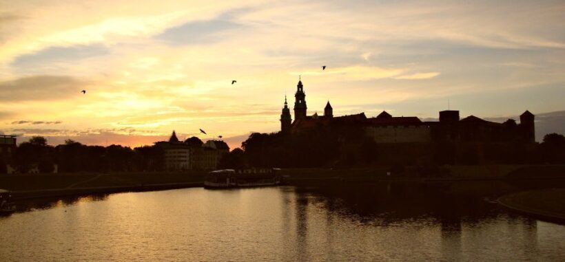 Krakow: Skip-the-Line Wawel Castle and Hill Guided Tour - The Sum Up