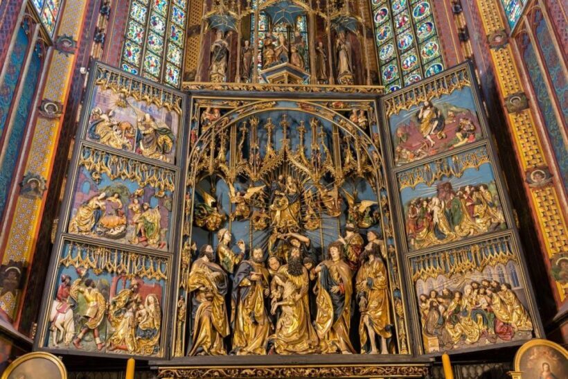 Krakow: St. Mary's Basilica visiting with short guided walk - Why This Tour Stands Out