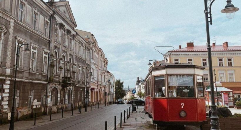 Krakow: Tour to Zalipie and Tarnow - FAQs
