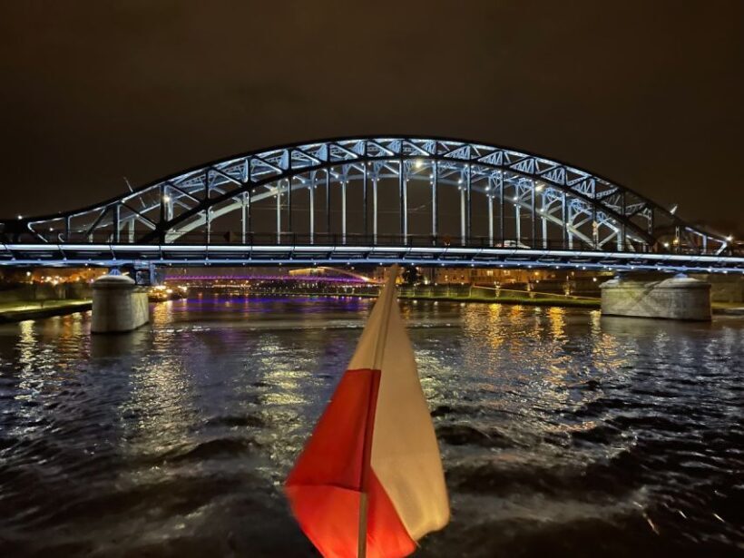 Krakow: Vistula Night Cruise by Gondola w/ Audio Commentary - The Experience: What to Expect on the Vistula Night Cruise
