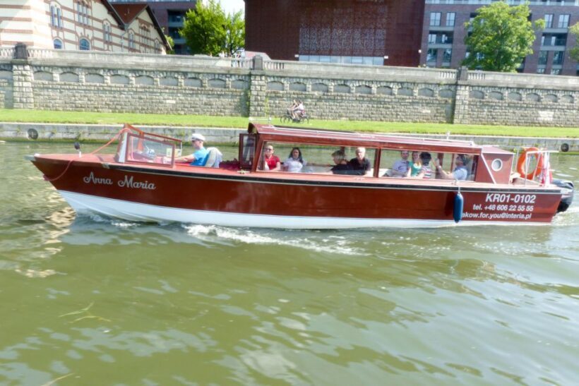 Krakow: Vistula River Cruise with Historical Views - Who Should Consider This Tour?