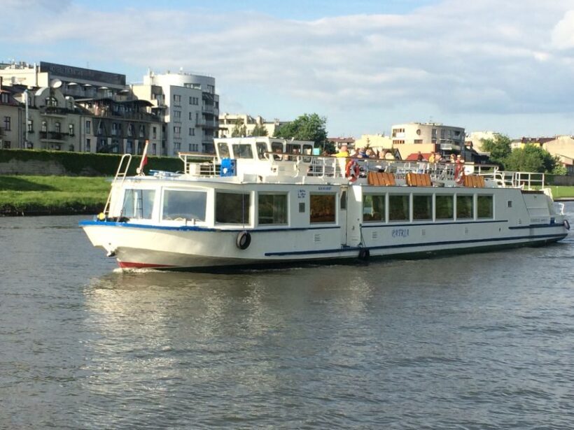Krakow: Vistula River Panoramic Boat Tour - The Experience and Atmosphere