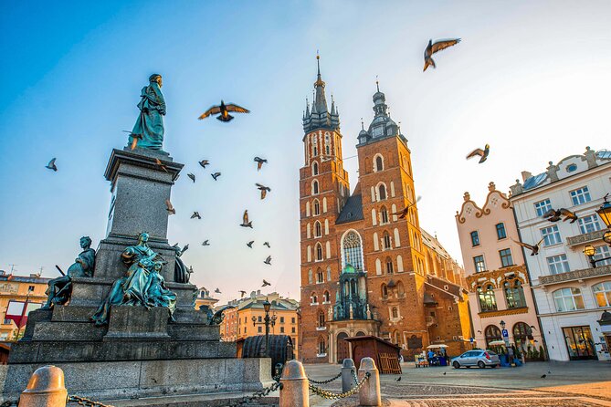 Krakow Walking Tour with Audioguide on Your Smartphone - What to Expect at Each Major Stop