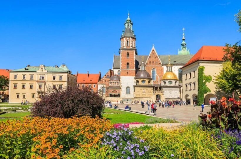 Krakow: Wawel Castle and Cathedral Guided Tour - Introduction