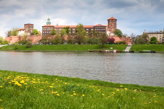 Krakow: Wawel Castle & Cathedral Guided Tour - Key Points