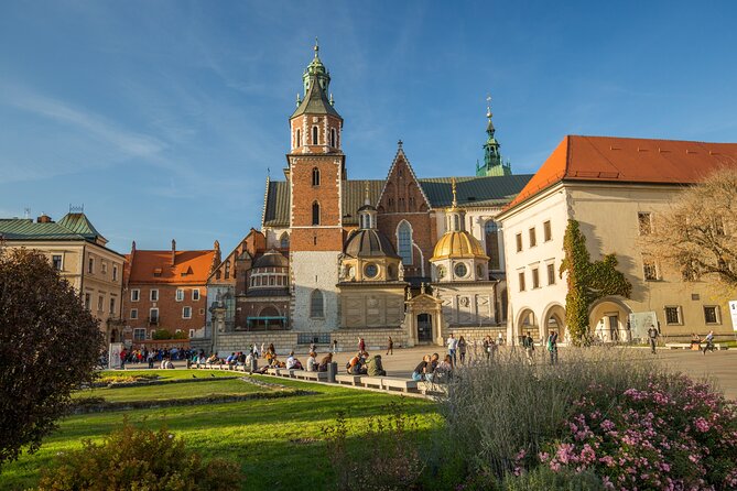 Krakow: Wawel Castle & Cathedral Guided Tour - Tour Experience and Guide Quality