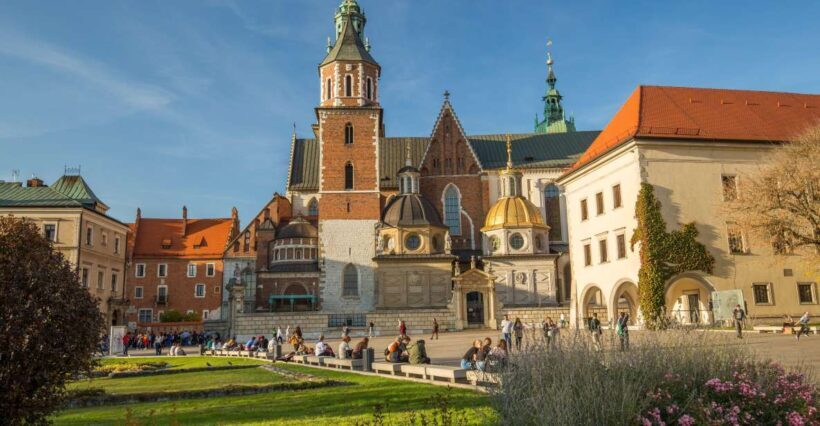 Krakow: Wawel Castle, Cathedral, Rynek Underground & Lunch - Key Points