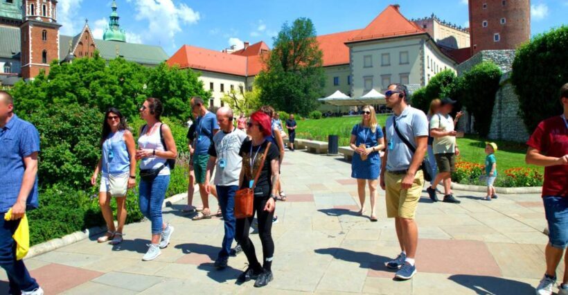 Krakow: Wawel Castle Guided Tour with Entry Tickets - Who Will Love This Tour?