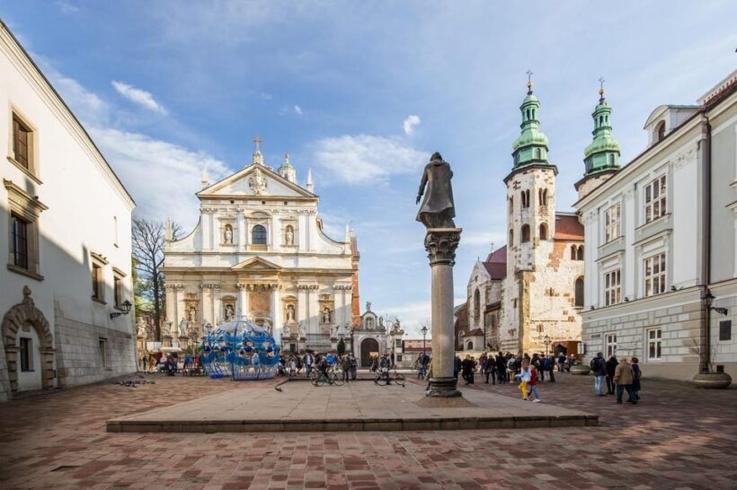 Krakow's Old Town, St. Mary's Basilica & Rynek Underground - Walking Through Krakow’s Old Town