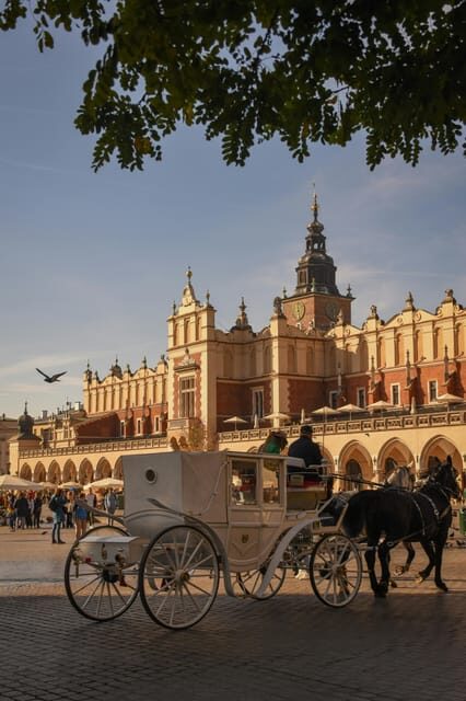 Krakow's Old Town: Uncover Hidden Gems with a Local - Exploring Krakow’s Old Town: A Walk Through Time