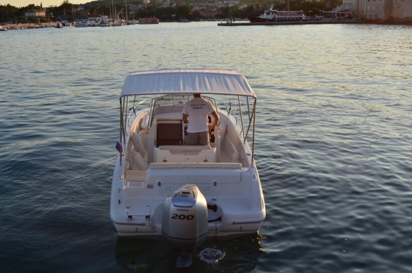Krk: Rent a boat Atlantic 670 open 409kk - The Practicalities: Pricing, Safety, and Extras